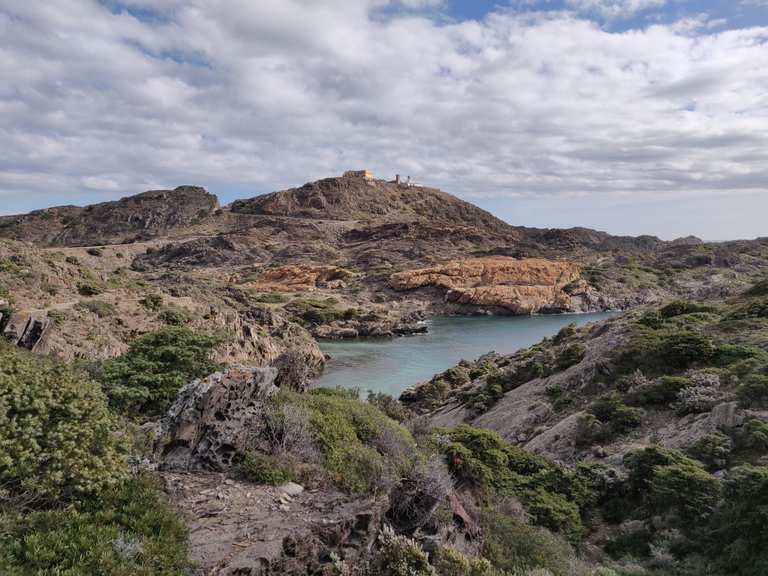 Boucle Ancien sentier du Cap de Creus – Vue sur Cala Jugadora au départ ...