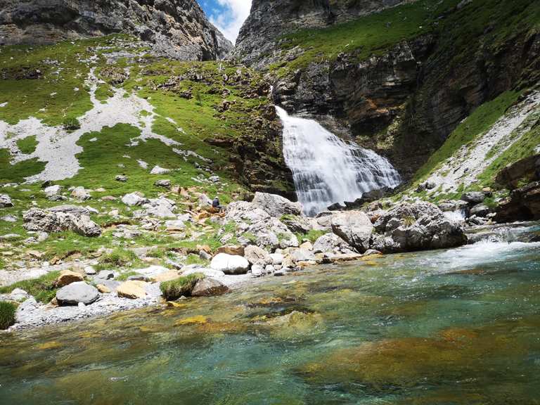 Cola de Caballo via the Soaso Steps from the Ordesa Meadow | hike | Komoot