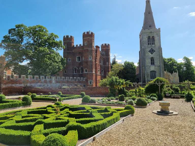 Buckden Towers and Gardens Road Cycle Routes and Map | Komoot