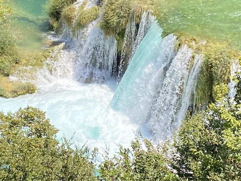 Aussichtspunkt auf den Wasserfall und Abstieg zu diesem. - Routes for ...
