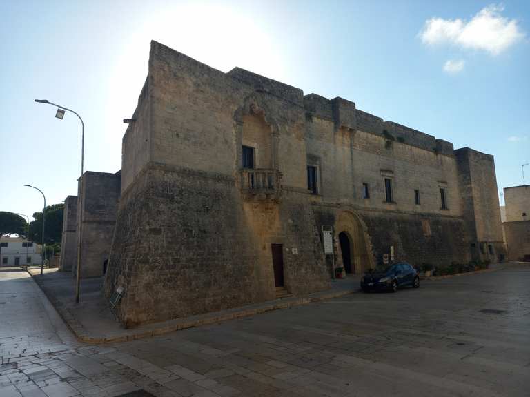 Castello Spinola-Caracciolo, Andrano : Radtouren und Radwege | komoot