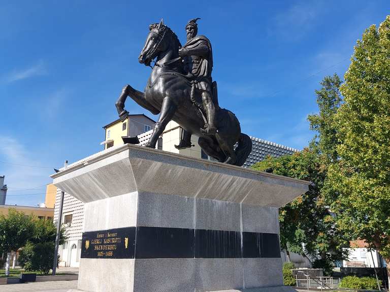 Gjergj "Skanderbeg" Kastrioti Statue/Denkmal: Wanderungen und Rundwege ...