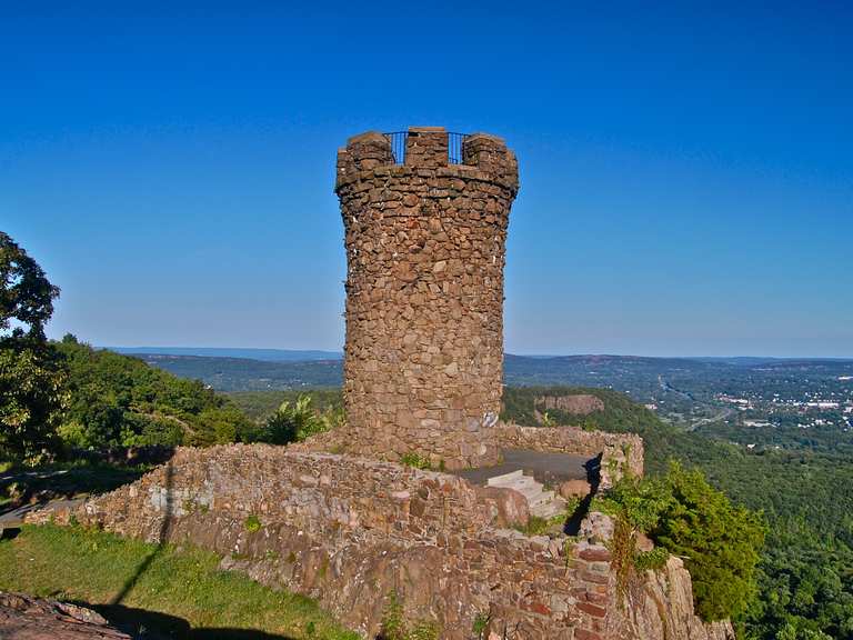 Castle Craig & West Peak via Metacomet Trail loop — Hubbard Park ...