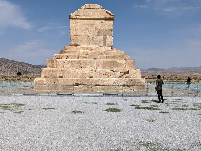 Grabmal Kyros II.: Wanderungen und Rundwege | komoot