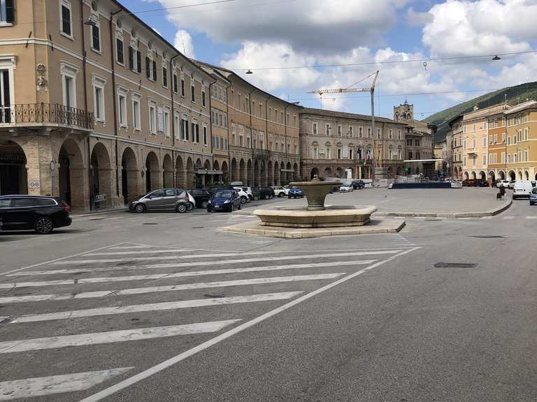 Piazza del Popolo (San Severino Marche) Road Cycle Routes and Map | Komoot