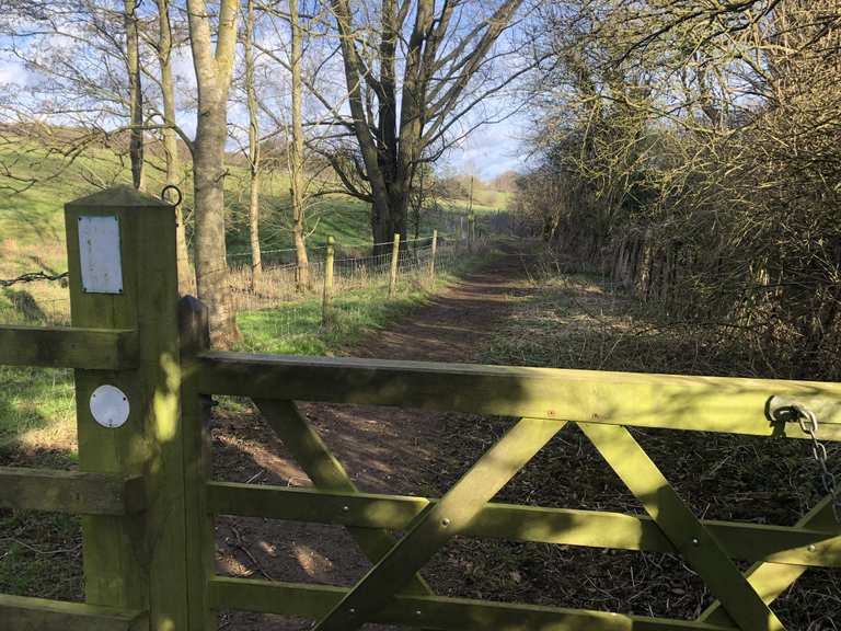 Northamptonshire Way Between Mawsley And Broughton Segment Mountain ...