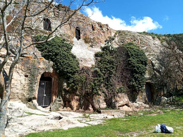 Alia et les grottes de Gurfa depuis la vallée du Platani - circuit ...