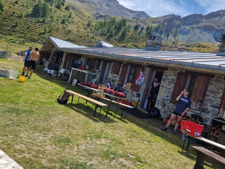 Pila basin trail with views of Valle d'Aosta's 4000m peaks (via Route ...