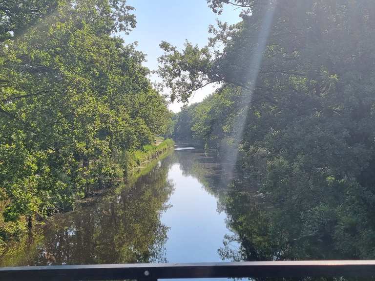 Mooi fietspad langs het water fietsroutes en kaart | Komoot