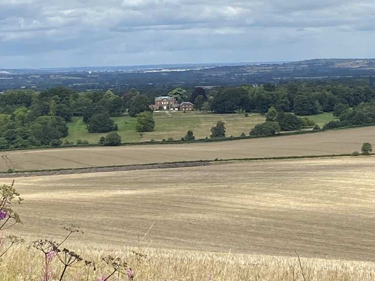 Bucle de Swyncombe Downs y la iglesia de St Mary the Virgin desde ...