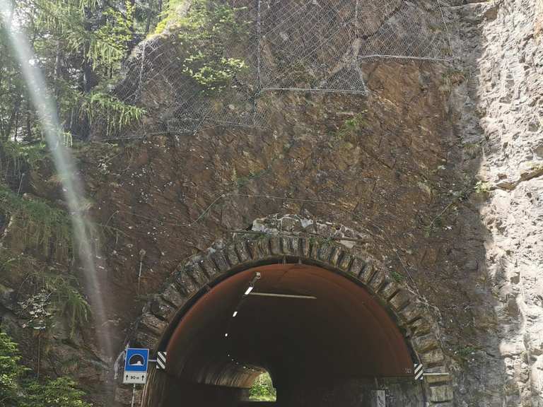 Bahnhof Moncucco Schellberg und Tunnel am Brennerradweg – Radrouten ...