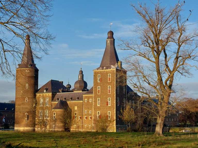 Kasteel Hoensbroek wandelroutes en hikes | Komoot