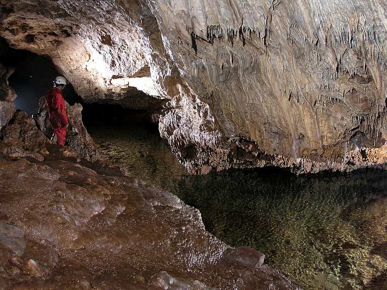 Verrières et le Causse Rouge – boucle dans le Parc naturel régional des ...