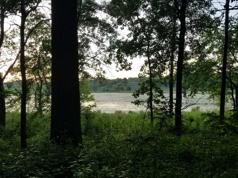 Empire Lake: Wanderungen und Rundwege | komoot