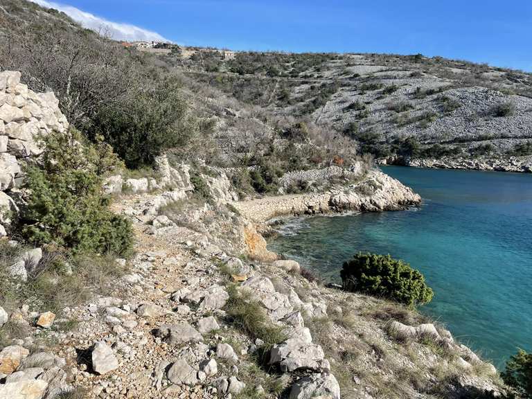 Küstenwanderweg Stinica zur Bucht Zavratnica: Wanderungen und Rundwege ...