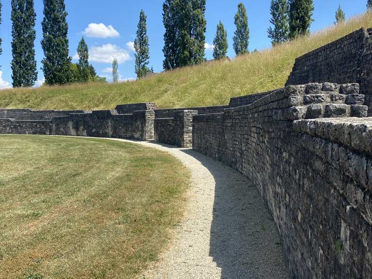 Amphitheater von Vindonissa: Wanderungen und Rundwege | komoot