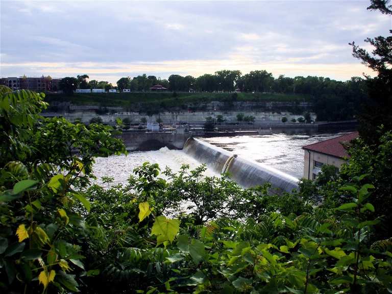 Minnehaha Falls & Ford Dam loop — Minnehaha Regional Park | hike | Komoot