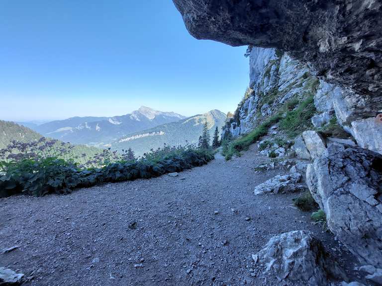 La dent de Crolles, the trou du Glaz and the pas de l'Oeil – loop in ...