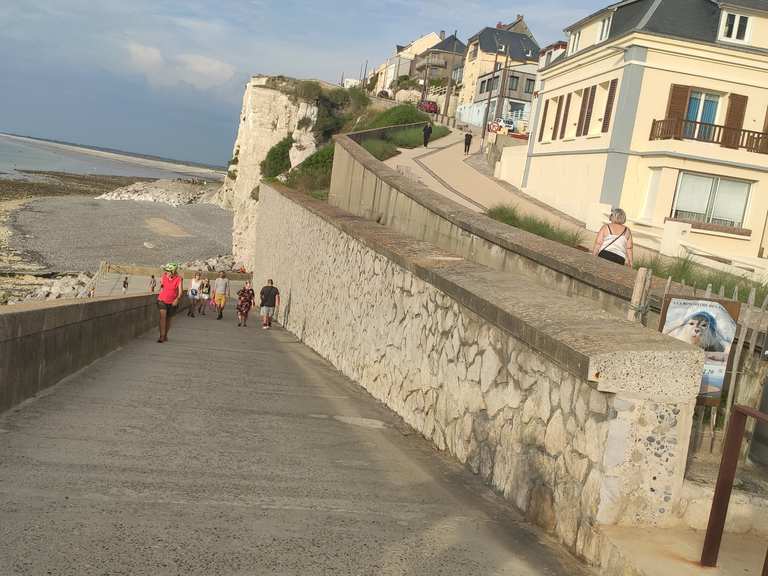 Ault, Hôtel de Ville et plus hautes falaises d'Europe : Radtouren und ...