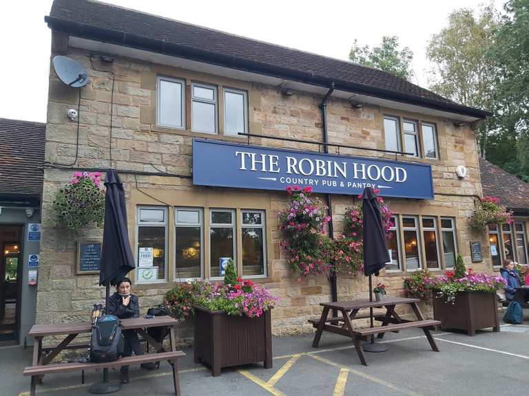 Birchen Edge & Gardoms Edge loop from the Robin Hood Pub — Peak ...