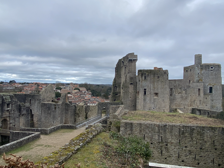Château de Clisson – Pierre perché boucle au départ de Clisson ...