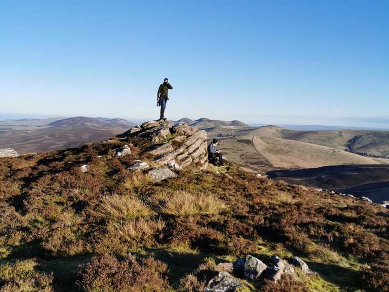Cairns Castle & East Cairn Hill loop from Harperrig Loch — Pentland ...