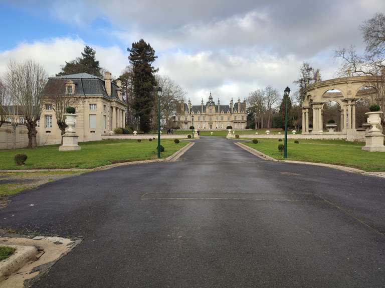 Le Château-pital de Saint Martin du Tertre - Sentiers et pistes de VTT ...