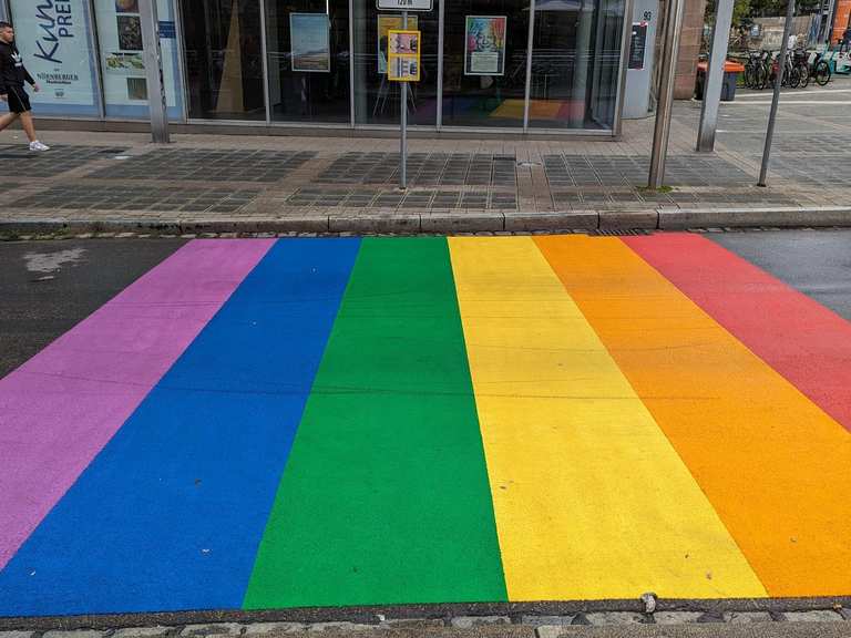Regenbogen-Zebrastreifen: Wanderungen und Rundwege | komoot