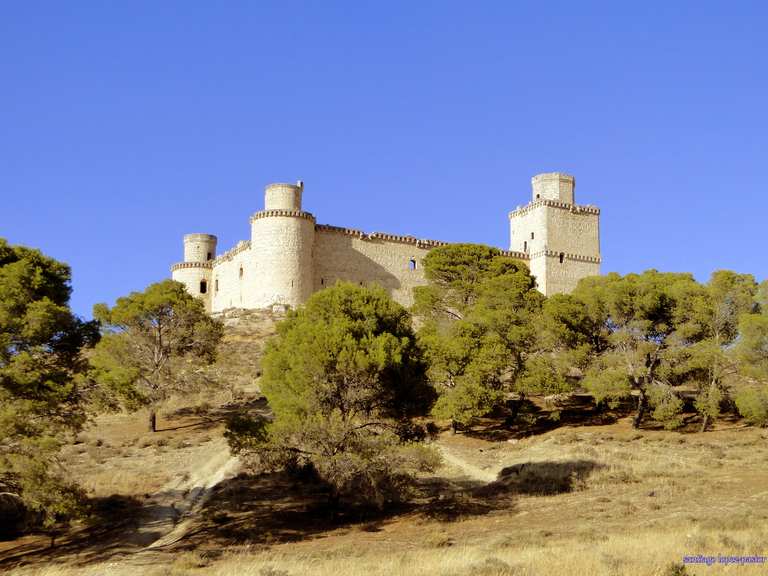 Barcience Castle – Hiking & Cycling Routes | Komoot