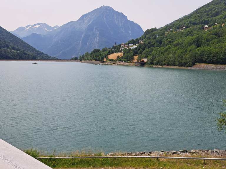 Viaduc avec vue dans la vallée d'Allemont Vaujany: Rennradfahren und ...