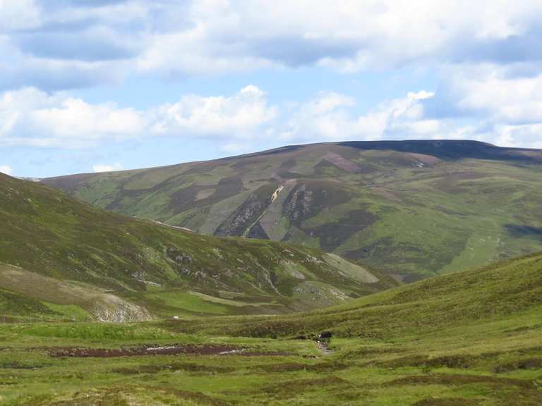 Morrone & Carn na Drochaide loop from Braemar — Cairngorms National Park | hike | Komoot