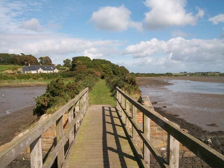 Dundrum Coastal Path via Dundrum Castle — Mourne | hike | Komoot