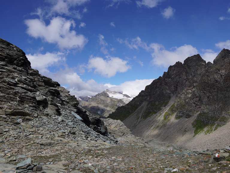 Bernina Group Trail to Rifugio Carate Brianza (via Sentiero Italia CAI ...
