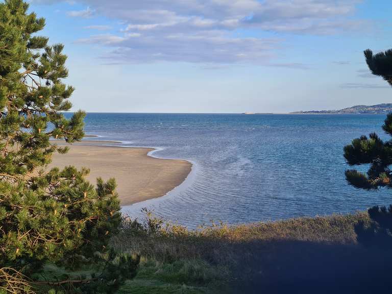 Sandymount to Poolbeg Lighthouse run via The Great Wall | run | Komoot