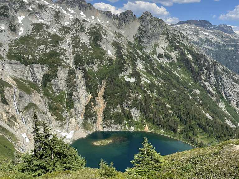 Sahale Glacier via Cascade/Sahale Arm Trail — North Cascades National ...