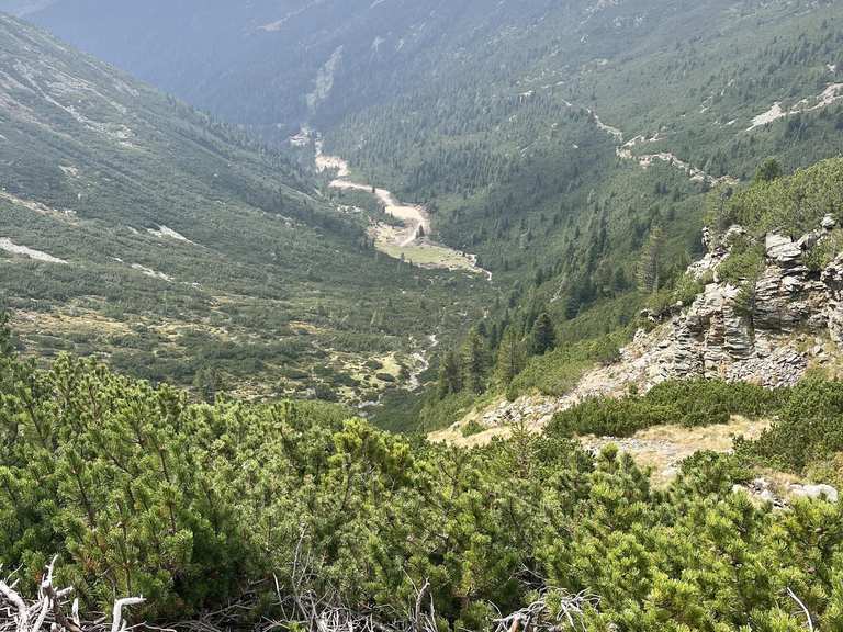 View of the valley on the descent – Hikes & How to Get There | Komoot