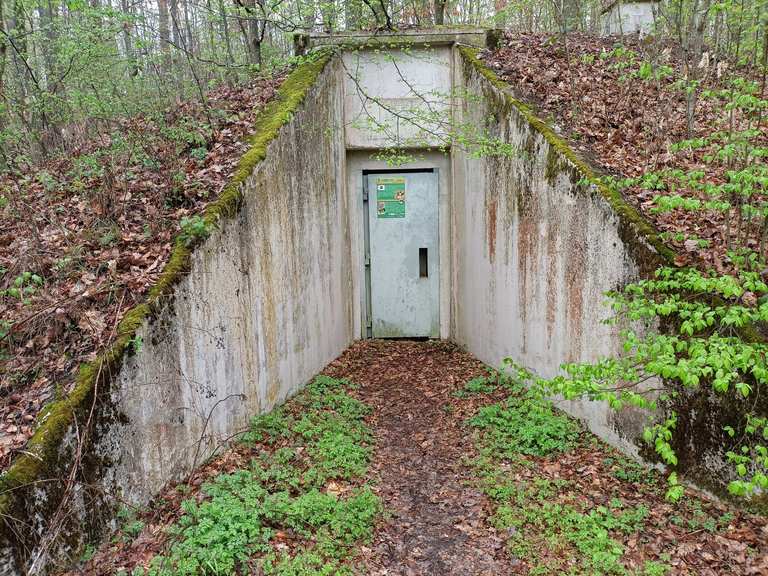 Munitionsbunker aus dem Kalten Krieg im Haßberge-Wald – Wander ...