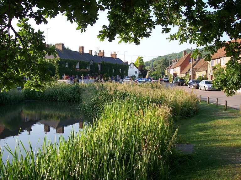 Tring Station to Aldbury Village loop — Chiltern Hills AONB | hike | Komoot