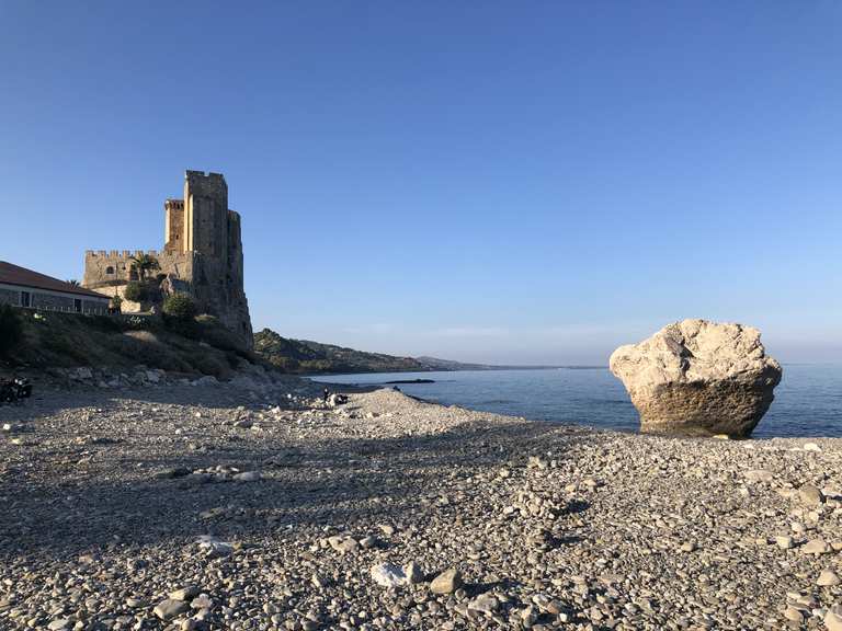 Il Castello di Oriolo e Marina di Roseto Capo Spulico – giro ad anello ...