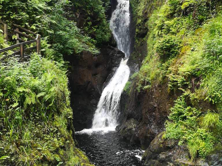 Ess-na-Laragh Wasserfall: Wanderungen und Rundwege | komoot