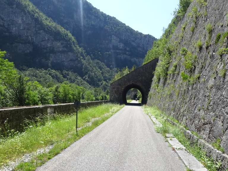 Radweg auf der Pontebbana-Bahnstrecke : Radtouren und Radwege | komoot