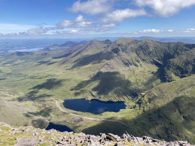 Gipfelkreuz von Carrauntoohil: Wanderungen und Rundwege | komoot