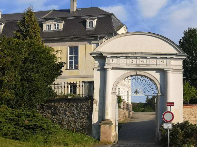 Schloss Tachau: Wanderungen und Rundwege | komoot