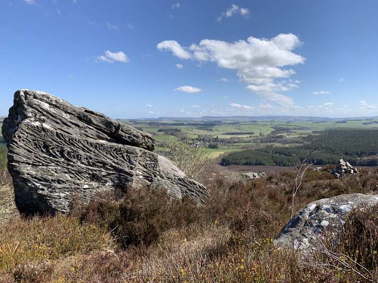Vers le lac Harbottle et la pierre de Drake depuis Holystone ...