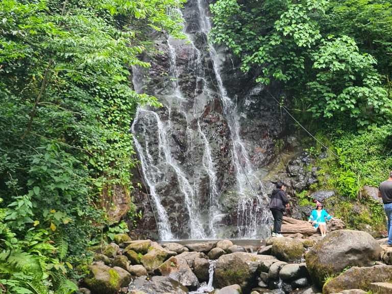 ⭐ Hike 🌀 Mirveti waterfall 🏰 Gvara fortress📏9 km | 4h | hike | Komoot