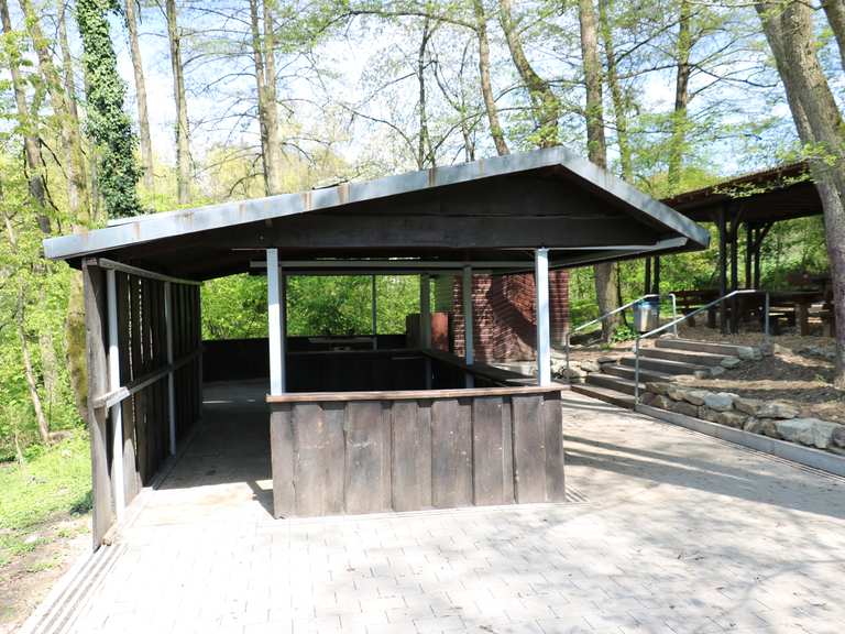 Breckenheim: Pfingstborn-Anlage: Wanderungen und Rundwege | komoot