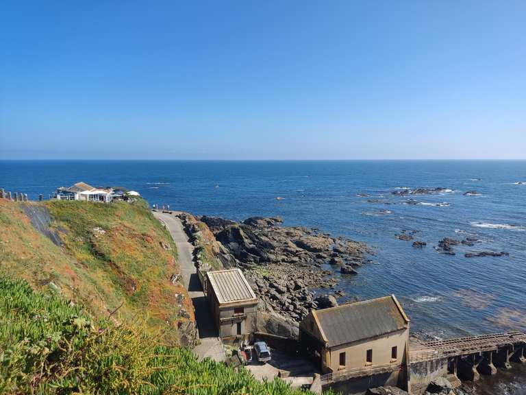 Cadgwith, Lizard Point & Kynance Cove loop from Kennack Sands — South ...