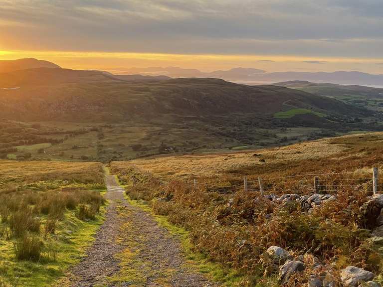 Hydro Track: Wanderungen und Rundwege | komoot