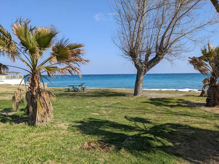 De Mirto-Crosia à Marina di Mandatoriccio en longeant le front de mer ...