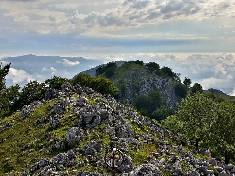Leungane y Mugarra desde Durango — circular trailrunning por el Parque ...
